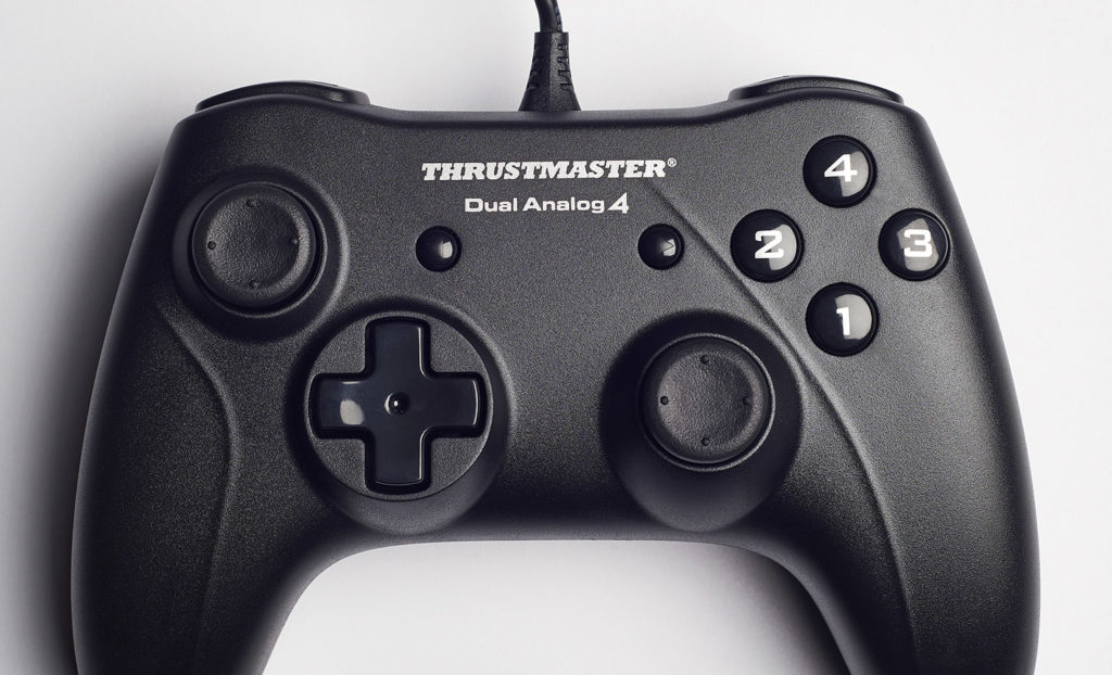 Dual Analog 4 - Controllers | Thrustmaster