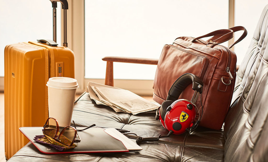 Thrustmaster 4060197 T-Racing Scuderia Ferrari Edition Gaming Headset ...