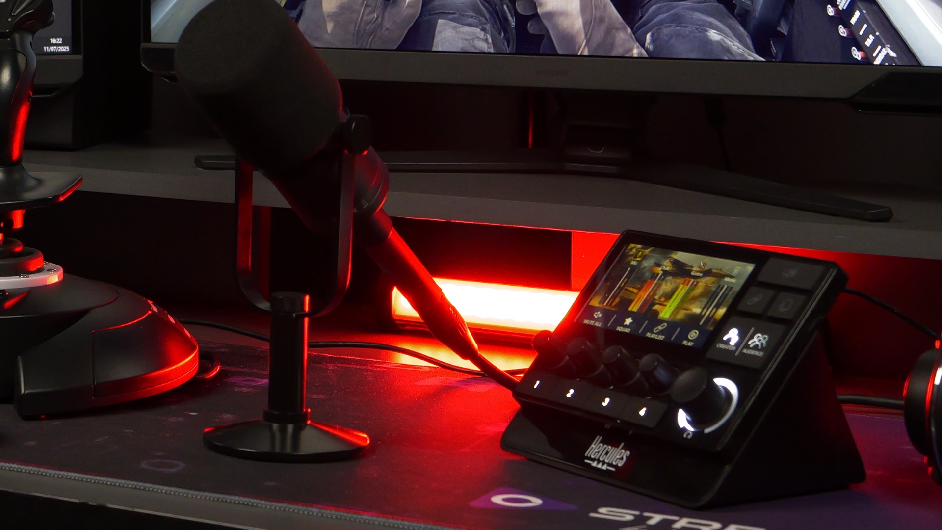 Hercules Stream x WAR THUNDER - Thrustmaster