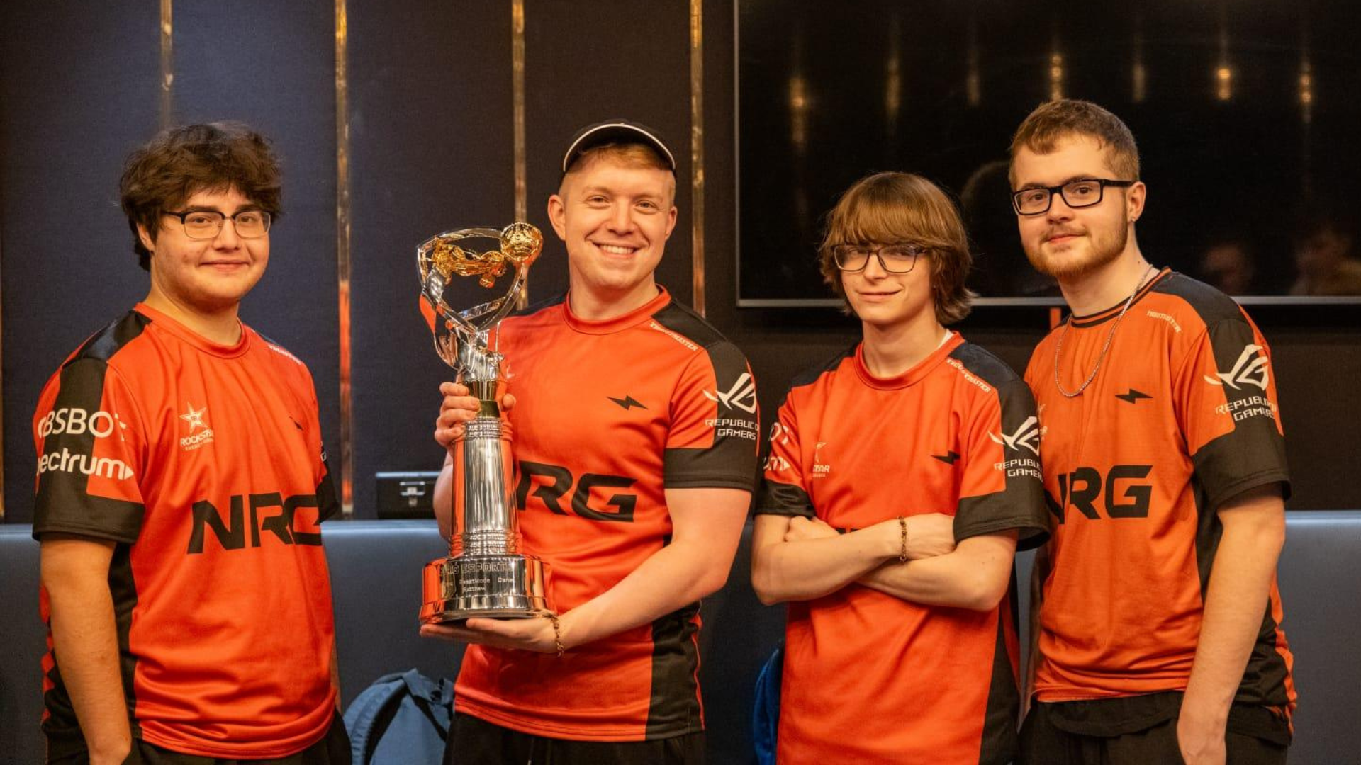 NRG triomphe auX RLCS 2025 après un bootcamp intense dans nos locaux - Thrustmaster